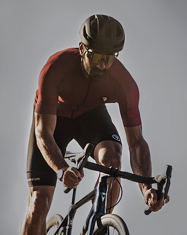 BOLLÉ: Gafas y cascos de ciclismo, pasamontañas y cascos